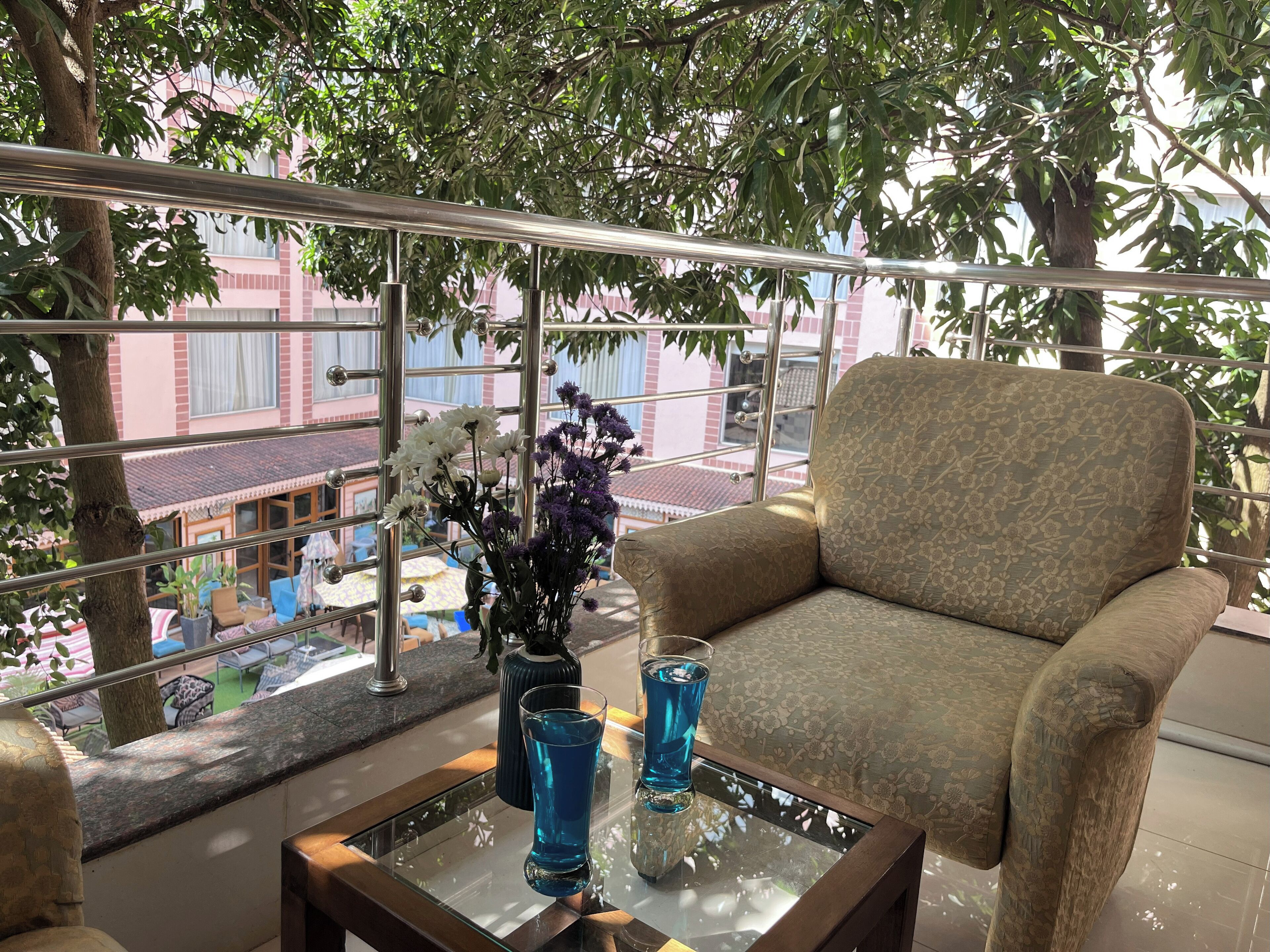 Suite, varanda, vista para o jardim | Varanda