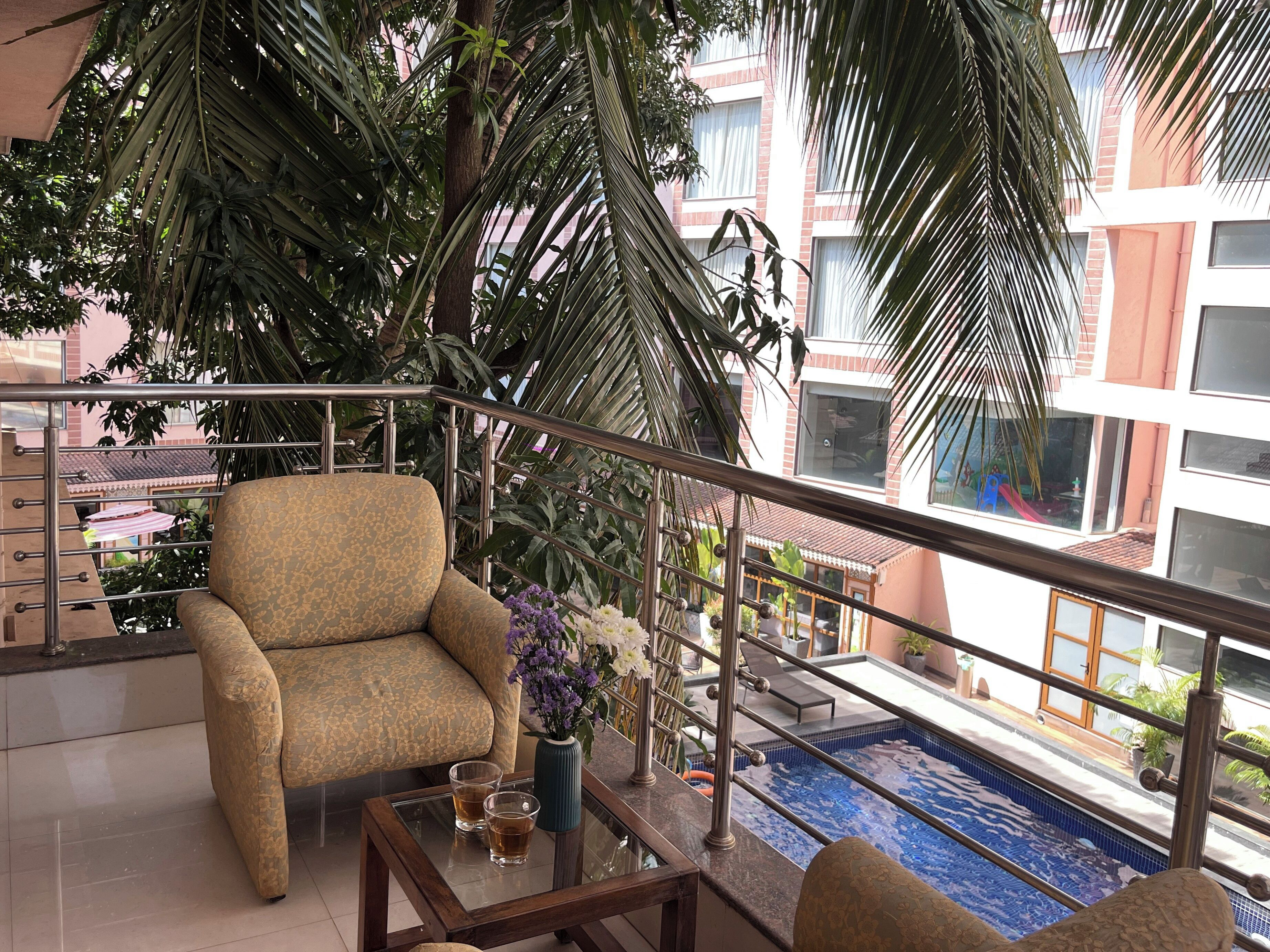 Suite, varanda, vista para o jardim | Varanda