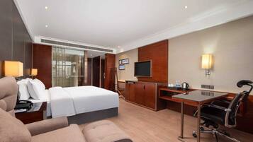 Quarto solteiro conforto, vista para a cidade | Cofres nos quartos, Wi-Fi de cortesia