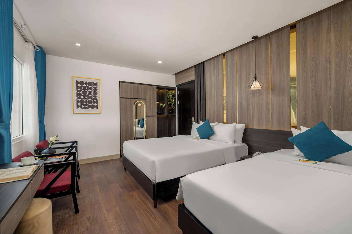 Roupas de cama premium, edredons de pluma, cofres nos quartos