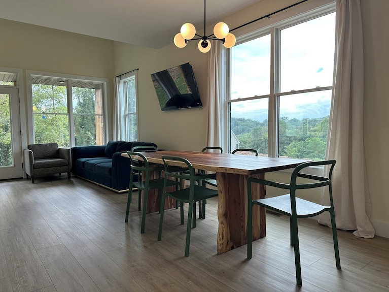 New, Contemporary House In Historic Harpers Ferry - Harpers Ferry, WV
