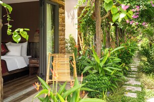 Bangalô luxo, vista para o jardim | Terraço/pátio
