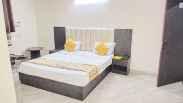 Quarto casal família, vista para a cidade | Cofres nos quartos, cortinas blackout, quartos à prova de som