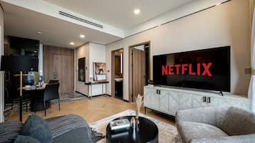 Suíte real, 1 quarto, acesso ao Club Lounge, vista para a cidade | Roupas de cama de algodão egípcio, roupas de cama premium