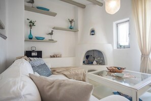 Villa, vista para a montanha | Sala | Smart TV de 43 polegadas com canais via satélite 