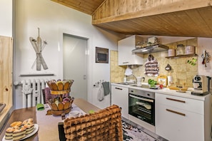 Estúdio Standard, vista para a montanha (Studio Valleverde 33B Ski in ski out) | Cozinha privada | Uma placa de cozinha, uma cafeteira/bule, utensílios de cozinha