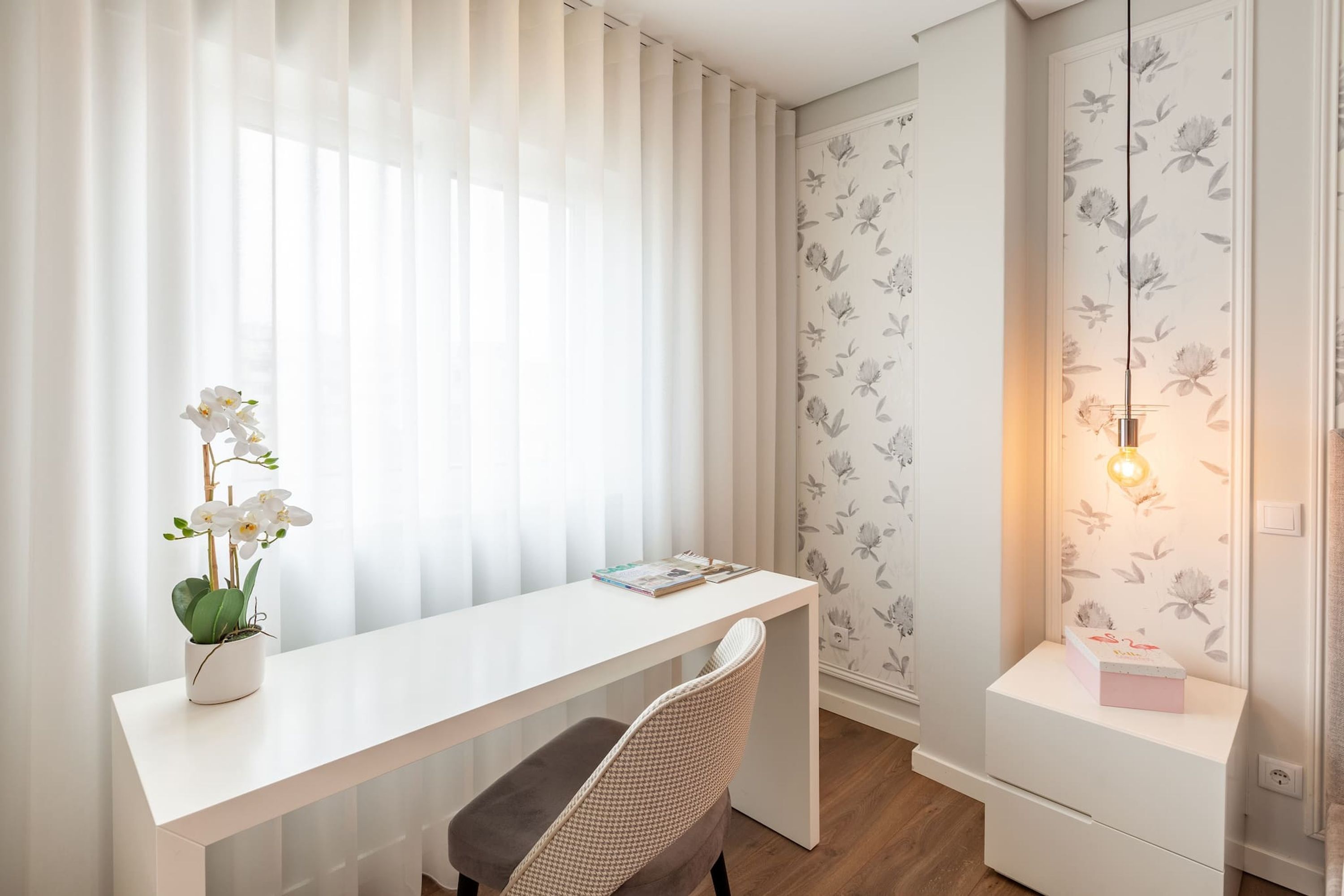 Apartamento | 2 quartos, secretária 