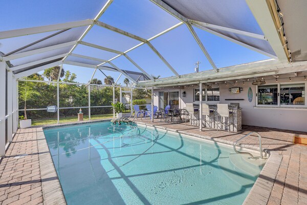 Swim, Golf & Unwind: Home 7 Mi To Dtwn Fort Myers! - Fort Myers, FL