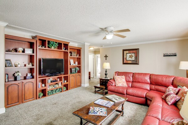 Quiet Family Home In Headland W/ Games & Yard - Alabama
