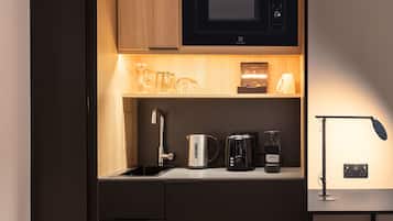 Estúdio standard | Cozinha americana privada | Geladeira, micro-ondas, lava-louças, torradeira