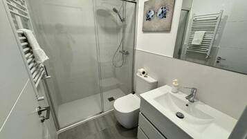 Apartamento Nobre | Casa de banho | Chinelos