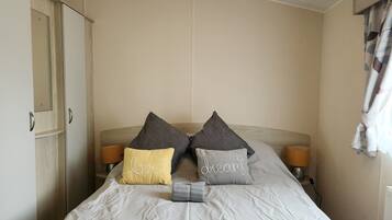 3 quartos, individualmente decorados, individualmente mobiliados