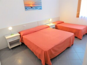 Vila, 2 quartos, varanda, vista para o jardim | 3 quartos
