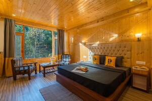 Quarto casal luxo | Quartos à prova de som, Wi-Fi de cortesia, roupa de cama