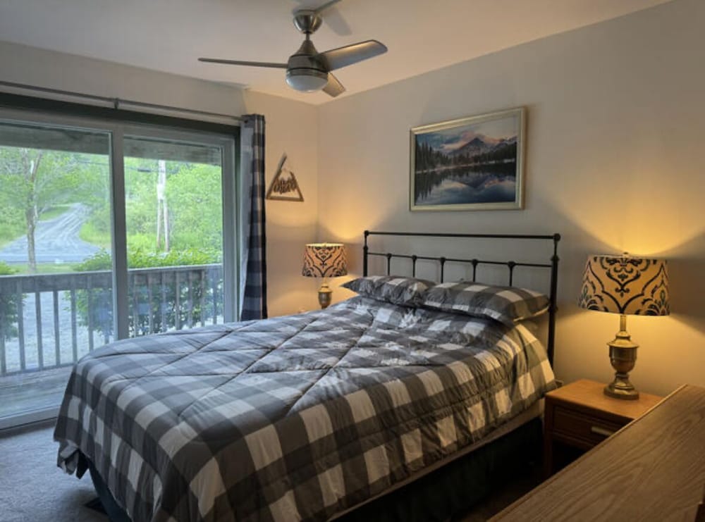 Cozy 1-bedroom condo in Dover, VT steps away from Mount Snow - West ...