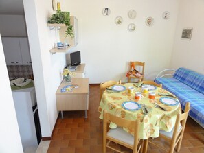 Villa, 2 quartos, terraço, vista para o jardim | Sala de jantar
