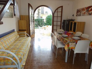 Villa, 2 quartos, pátio, vista para o jardim | Sala