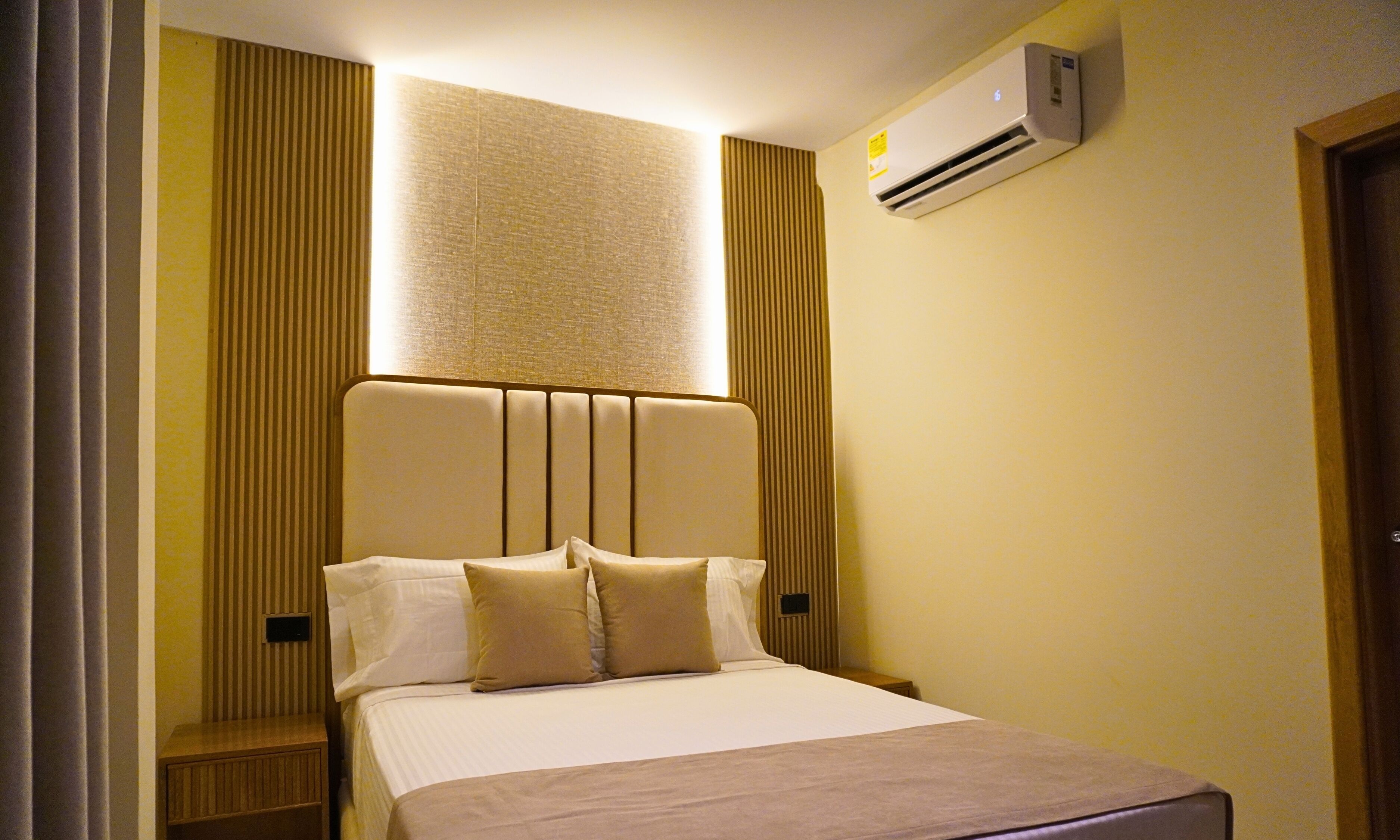 Quarto Duplo Deluxe, 1 cama de casal | Secretária, Wi-fi grátis 