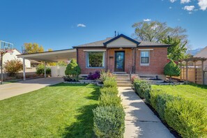 Great Outdoor Space! Family Home in SLC Suburbs Reviews, Deals & Photos ...