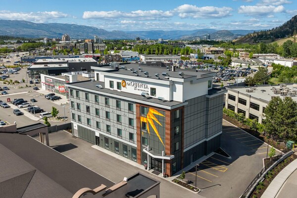 La Quinta Inn & Suites By Wyndham Kelowna Bc - Kelowna