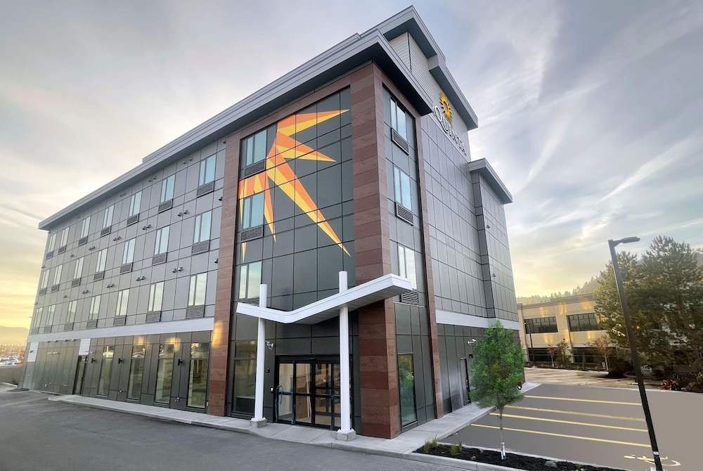 La Quinta Inn & Suites By Wyndham Kelowna Bc - Kelowna