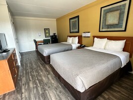 Cortinas blackout, quartos à prova de som, ferros/tábuas de passar roupa