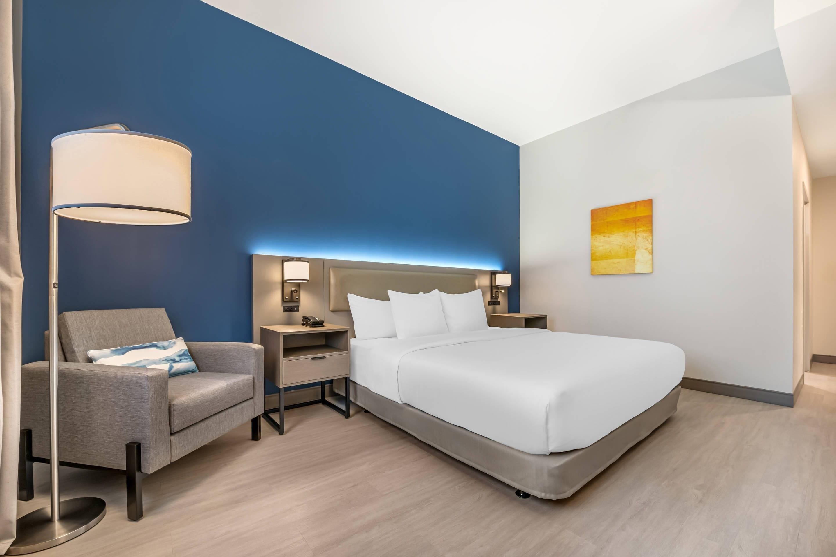 Quarto, 1 cama King, acessível, para não fumantes | Wi-Fi de cortesia