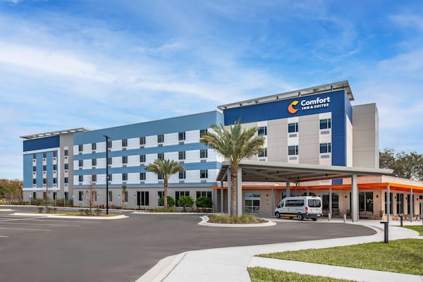 Comfort Inn & Suites Orlando Sanford Airport - Oviedo, FL