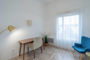 Suite, 2 camas queen-size, não fumadores | Wi-fi grátis 