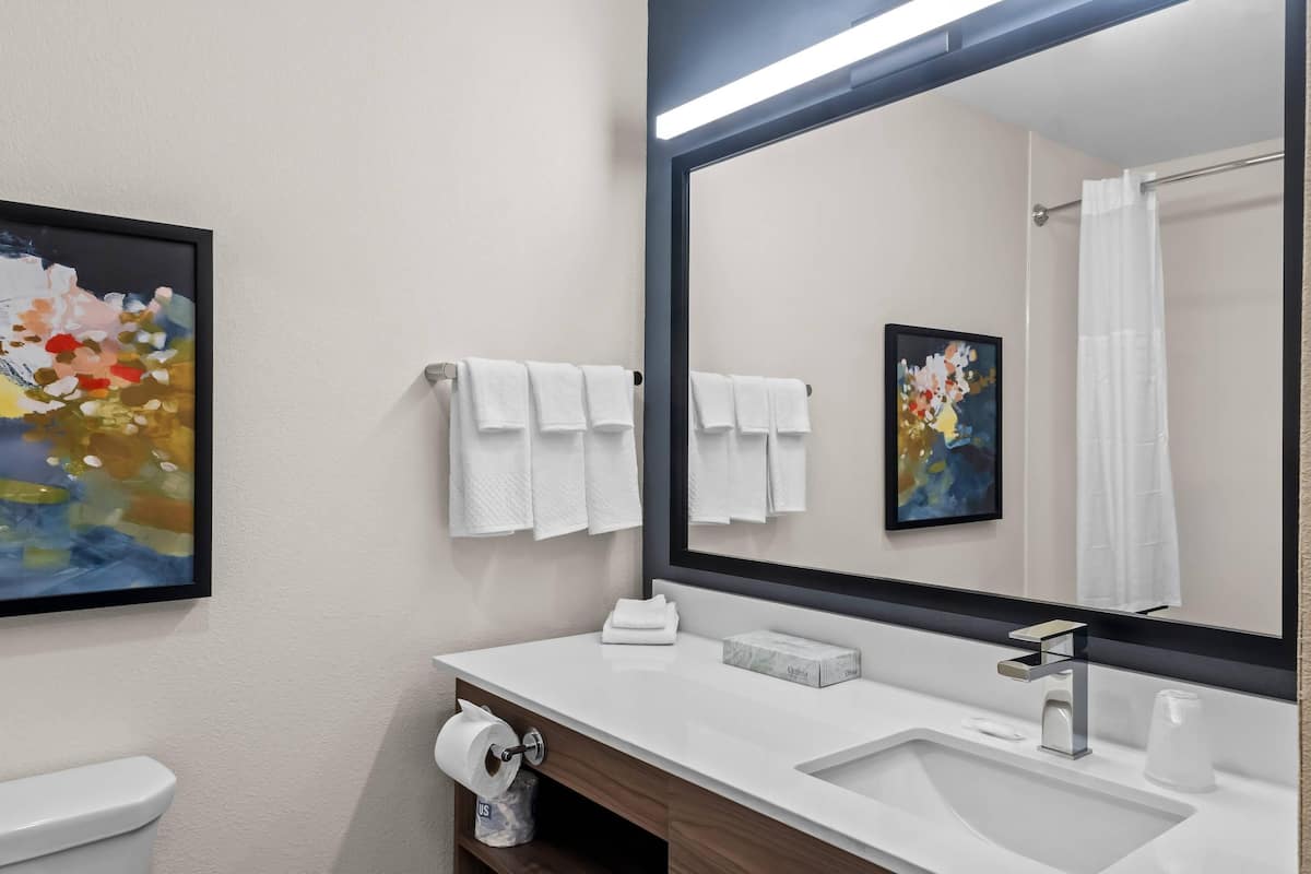 Quarto standard, 2 camas Queen, para não fumantes | Wi-Fi de cortesia