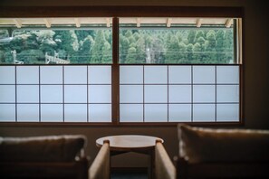 Quarto Júnior | Minibar, cofre no quarto, secretária, Wi-fi grátis 