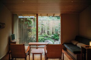 Estúdio Deluxe | Minibar, cofre no quarto, secretária, Wi-fi grátis 