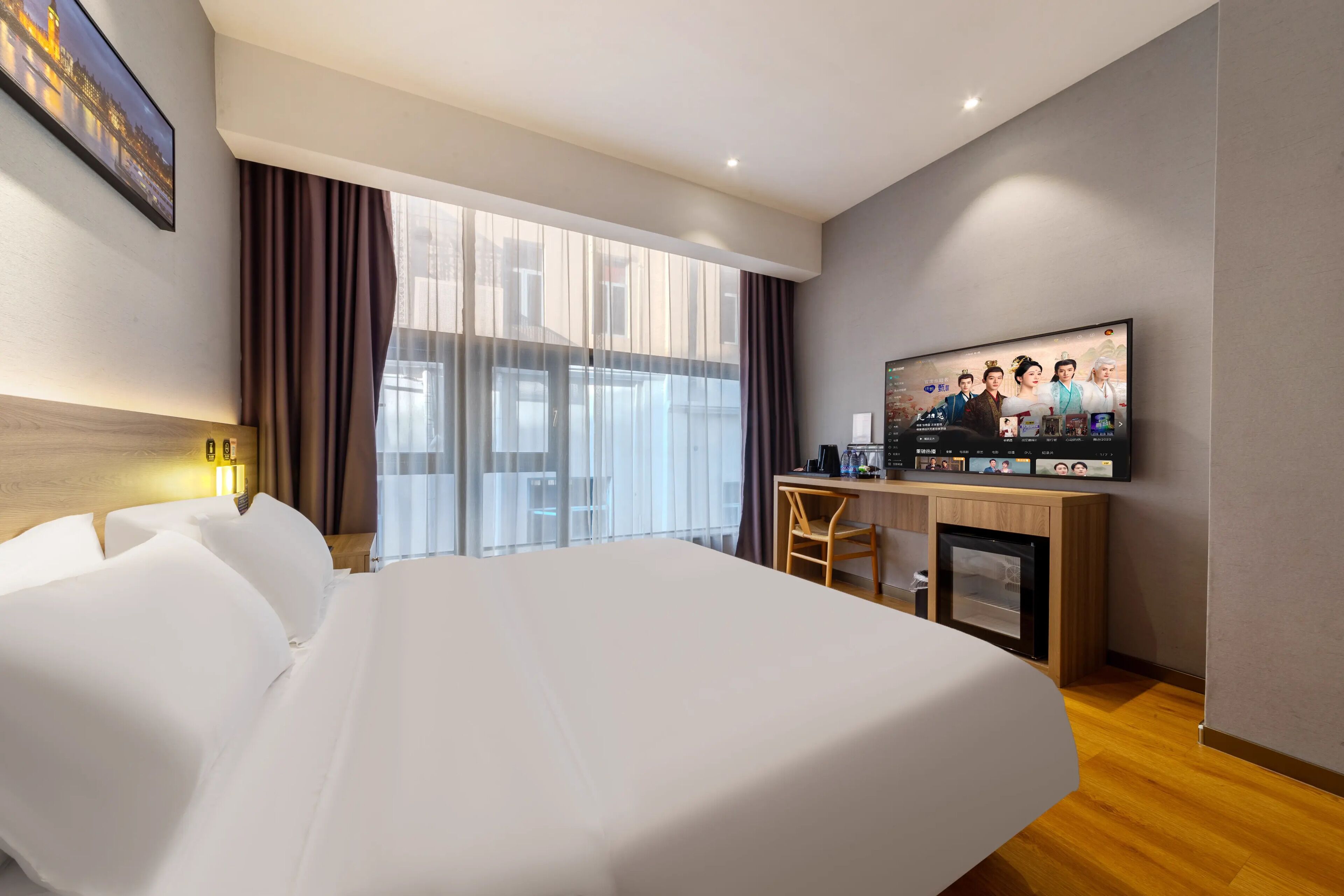 Quarto Duplo Básico | Minibar grátis, secretária, Wi-fi grátis 