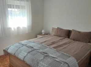 Apartamento (One Bedroom Apartment with Balcony) | 1 quarto