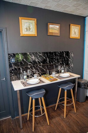 Casa, 2 quartos | Sala de jantar