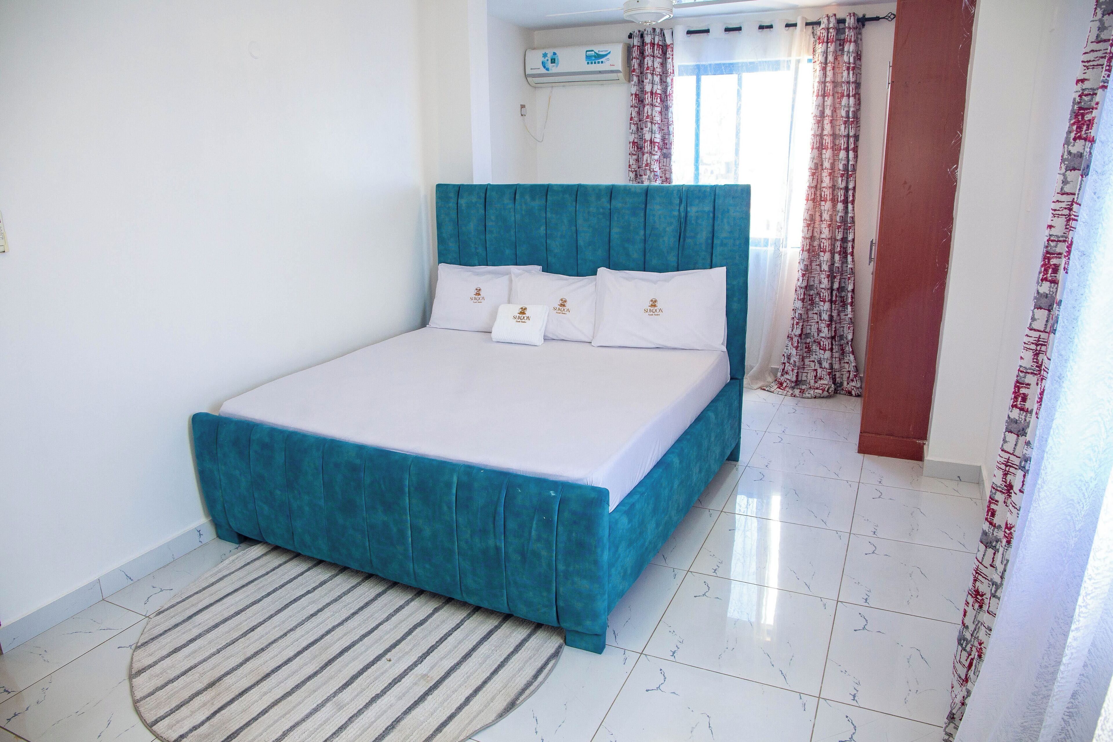 Cofre no quarto, secretária 