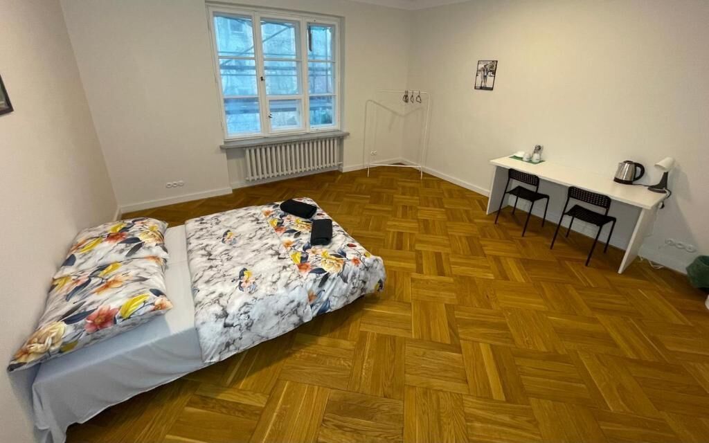 Quarto Clássico, 1 cama de casal | Secretária, secretária adequada para computadores portáteis 