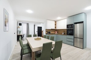 Casa de Luxo, 4 quartos, varanda | Sala de jantar