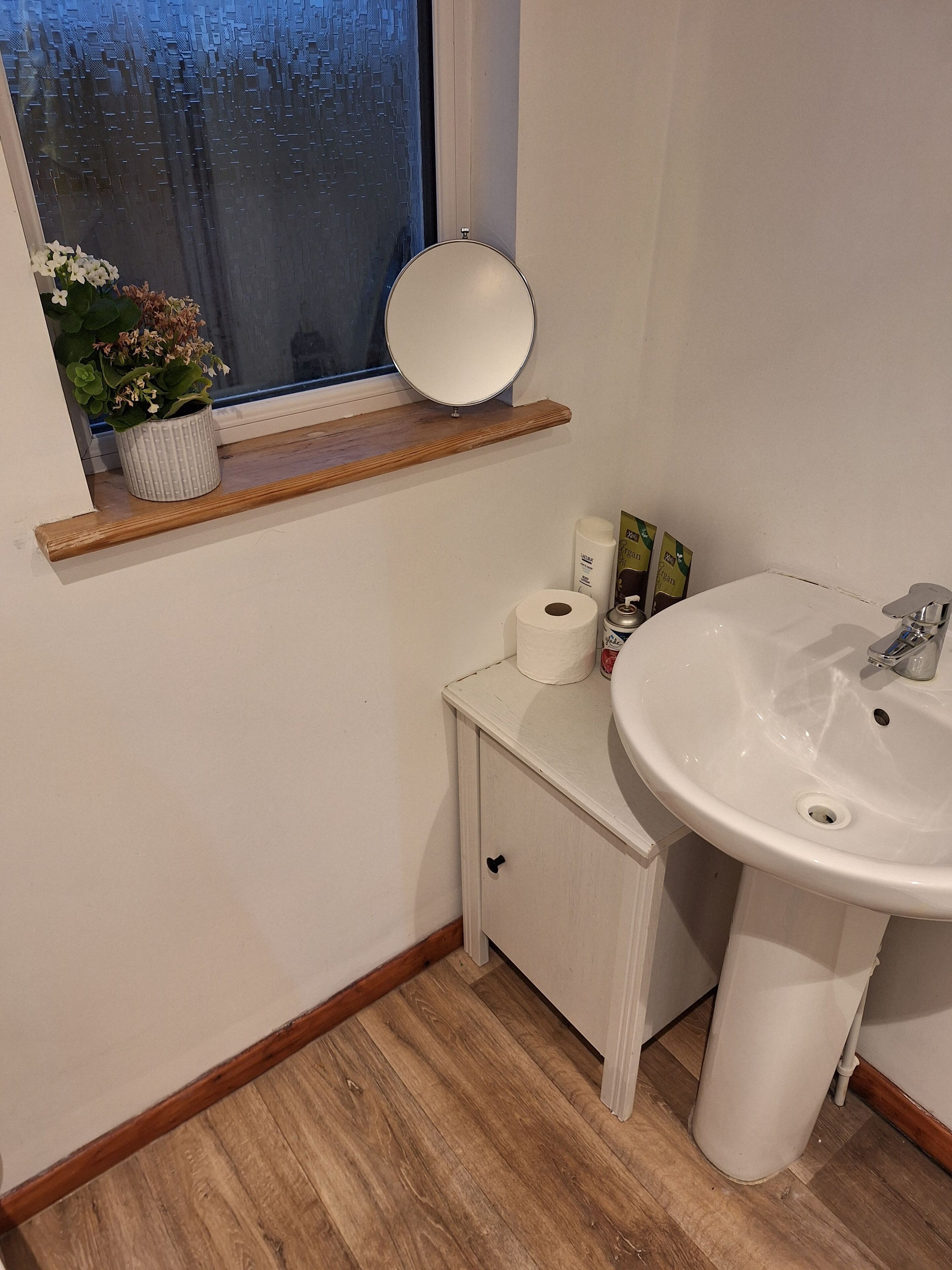 Casa, 4 quartos, fumadores, vista para o jardim | Casa de banho