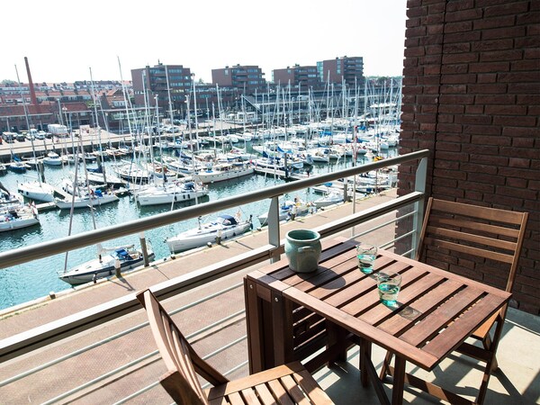 Modern Apartment In The Hague With Balcony - The Hague
