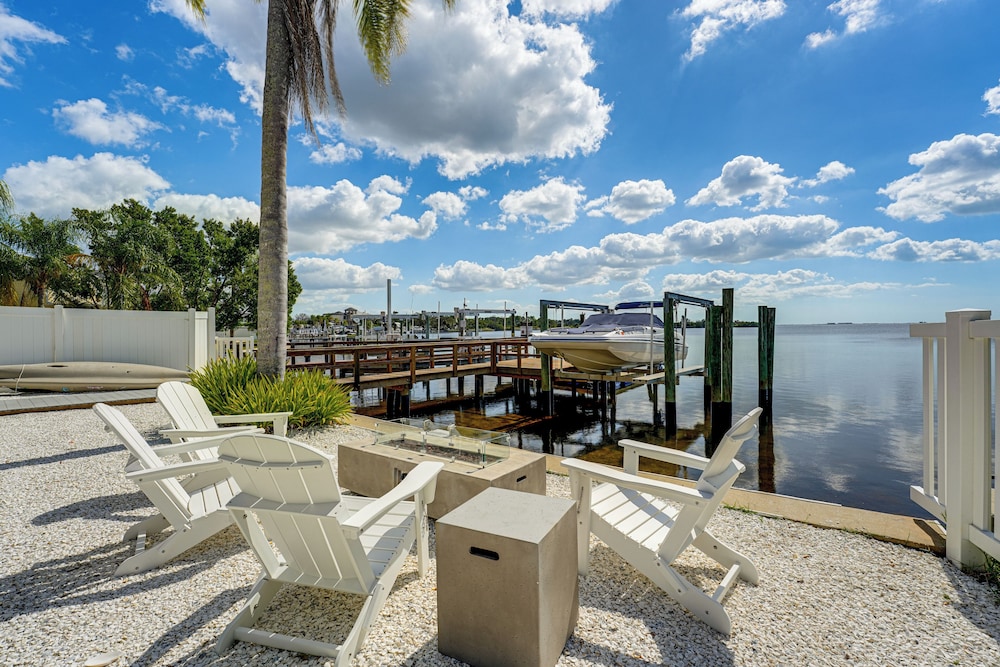 Gulf Coast Luxury! Quiet Home 4 Mi To Sponge Docks - Dunedin, FL