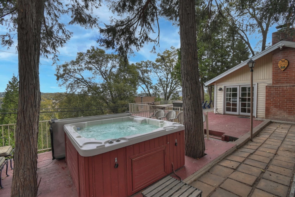 Emerald Arrowhead Haus - For 6 - Lake Arrowhead, Cedar Glen