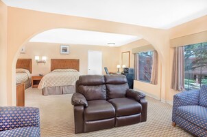 Suite Comfort, várias camas, não fumadores | Secretária, Wi-fi grátis 