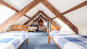 3 quartos, com decoração personalizada, com mobília individualizada