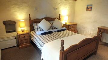 2 quartos, com decoração personalizada, com mobília individualizada