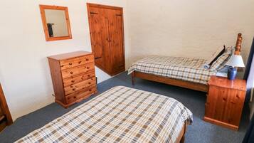 3 quartos, com decoração personalizada, com mobília individualizada