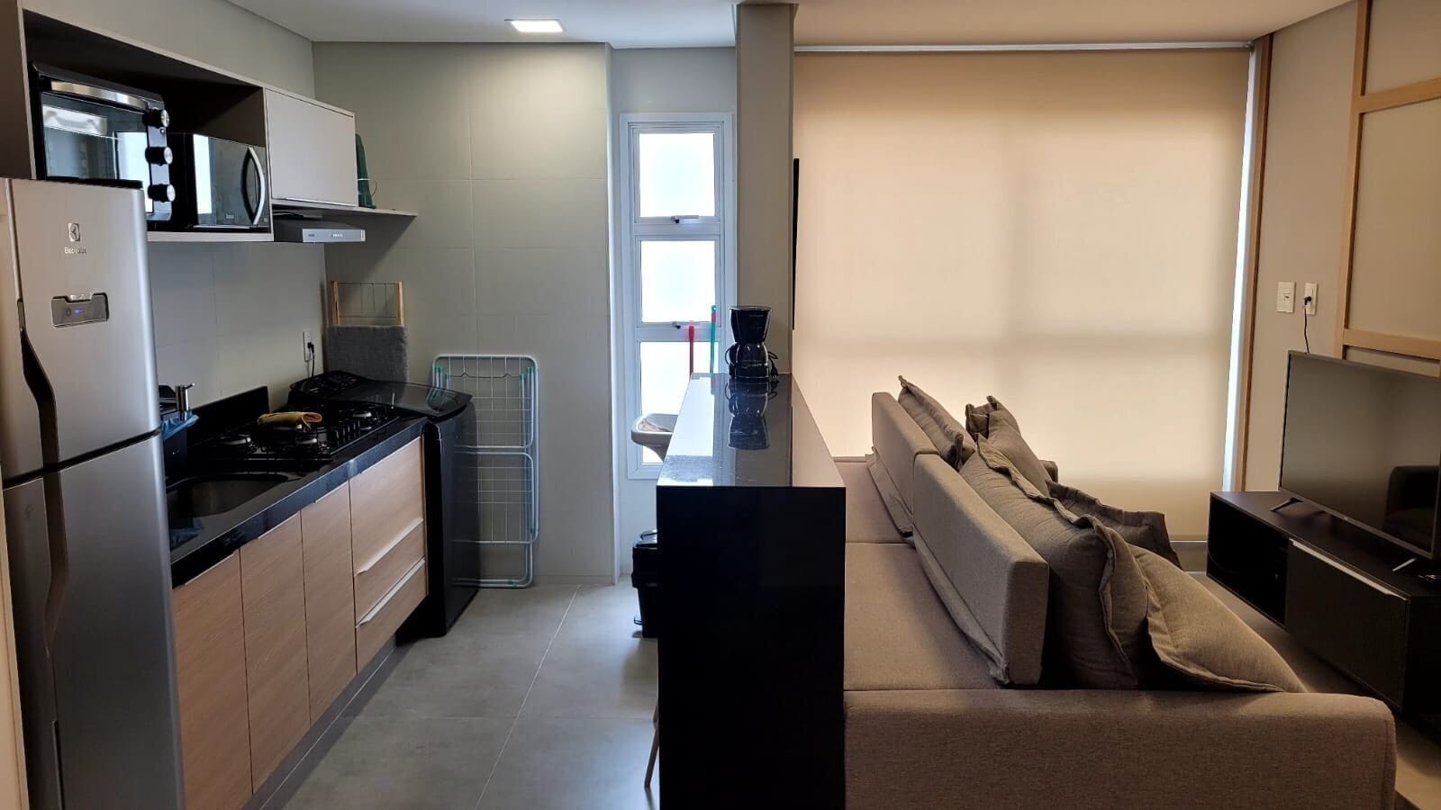 Apartamento Básico | Sala de estar | Smart TV de 32 polegadas com canais digitais 