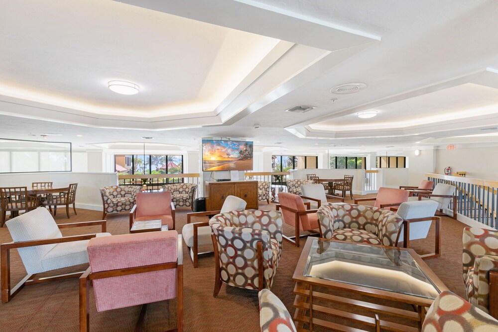 Gorgeous Beach Views, Clean & Renovated at Hilton Managed Resort ...