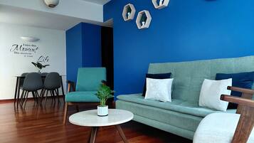 Apartamento de Luxo, vista para o jardim | Sala de estar