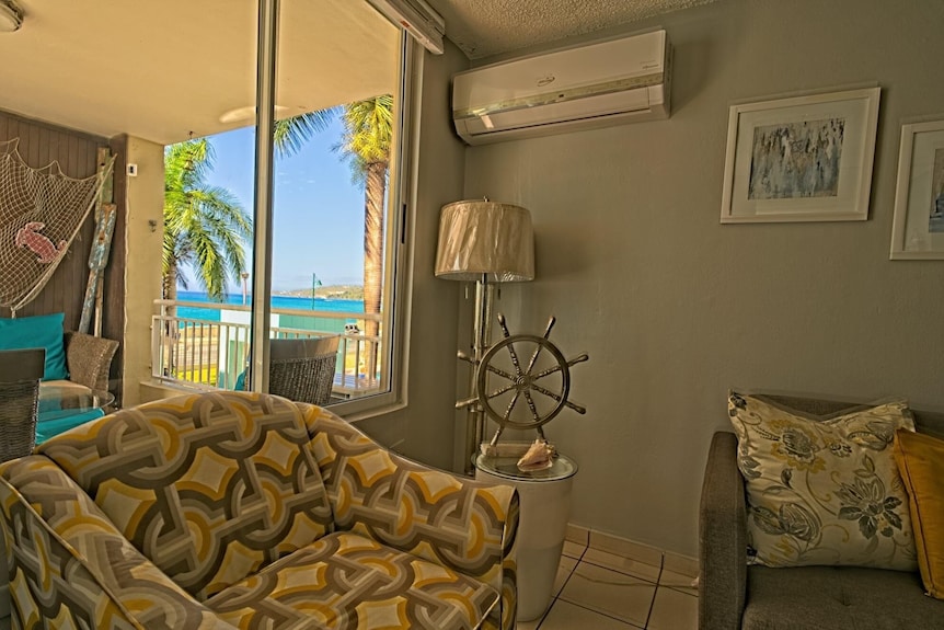 Oceanfront Paradise: Private Balcony, Stunning Views & Steps To The Beach! - Aguadilla